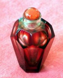 Perfume Bottles: From the 17th Century to Modern Times - Wysinfo